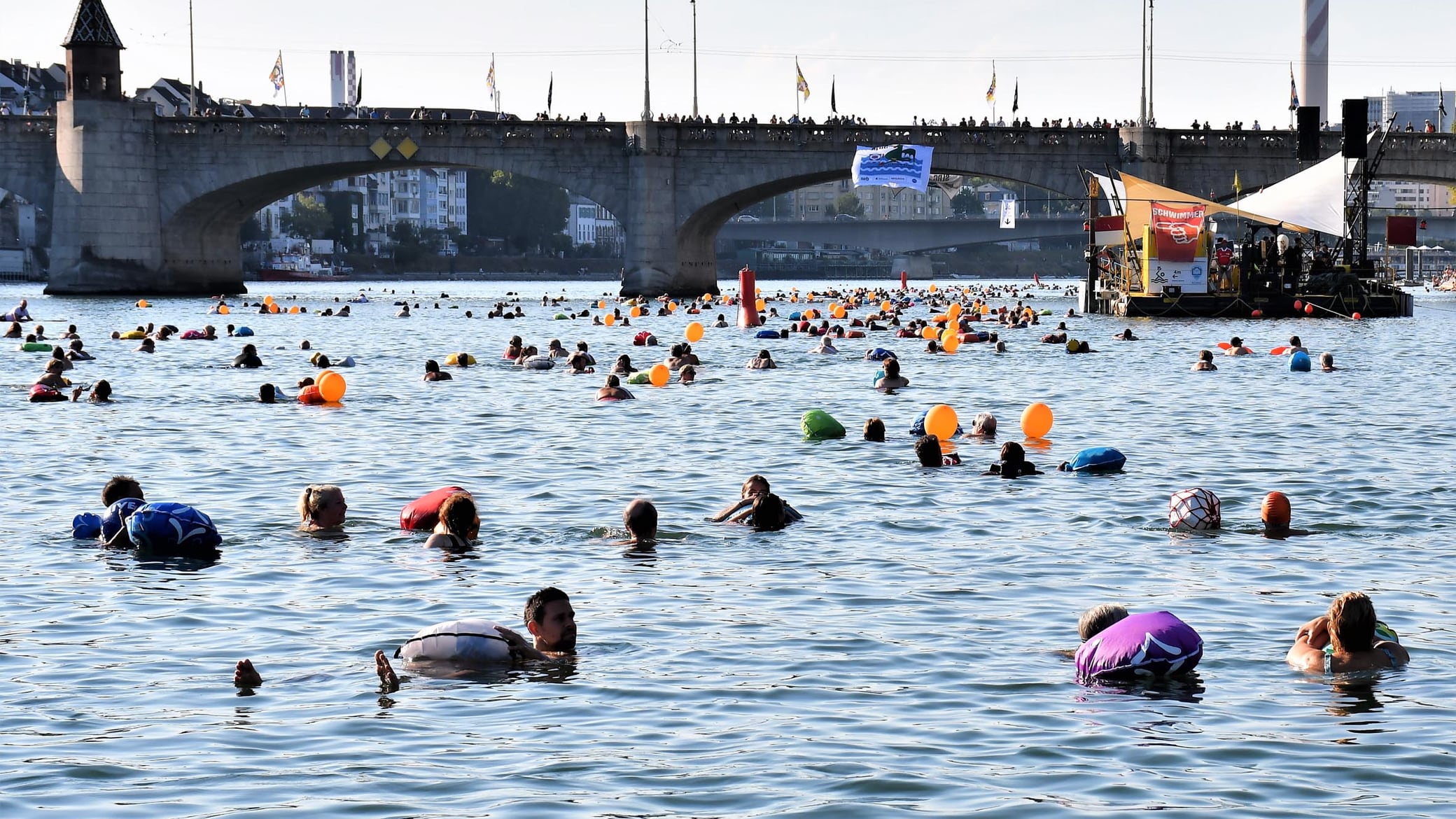 Offizielles Rheinschwimmen | Kanton Basel-Stadt